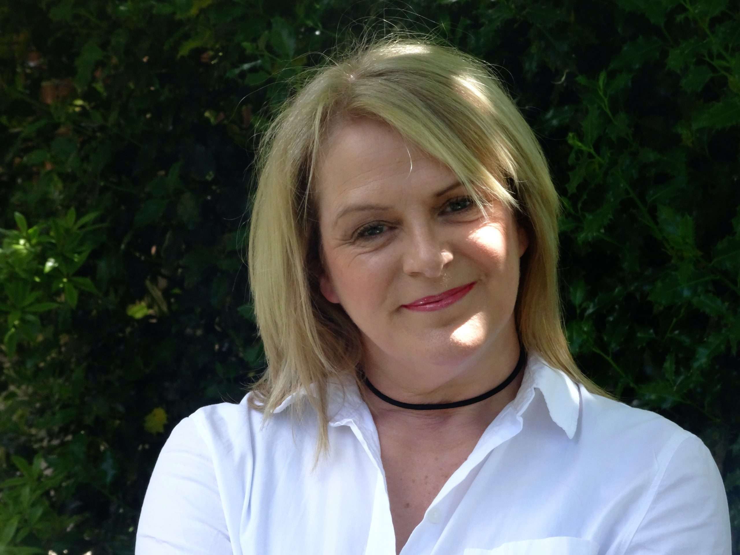 Get in touch with Una Cottrell